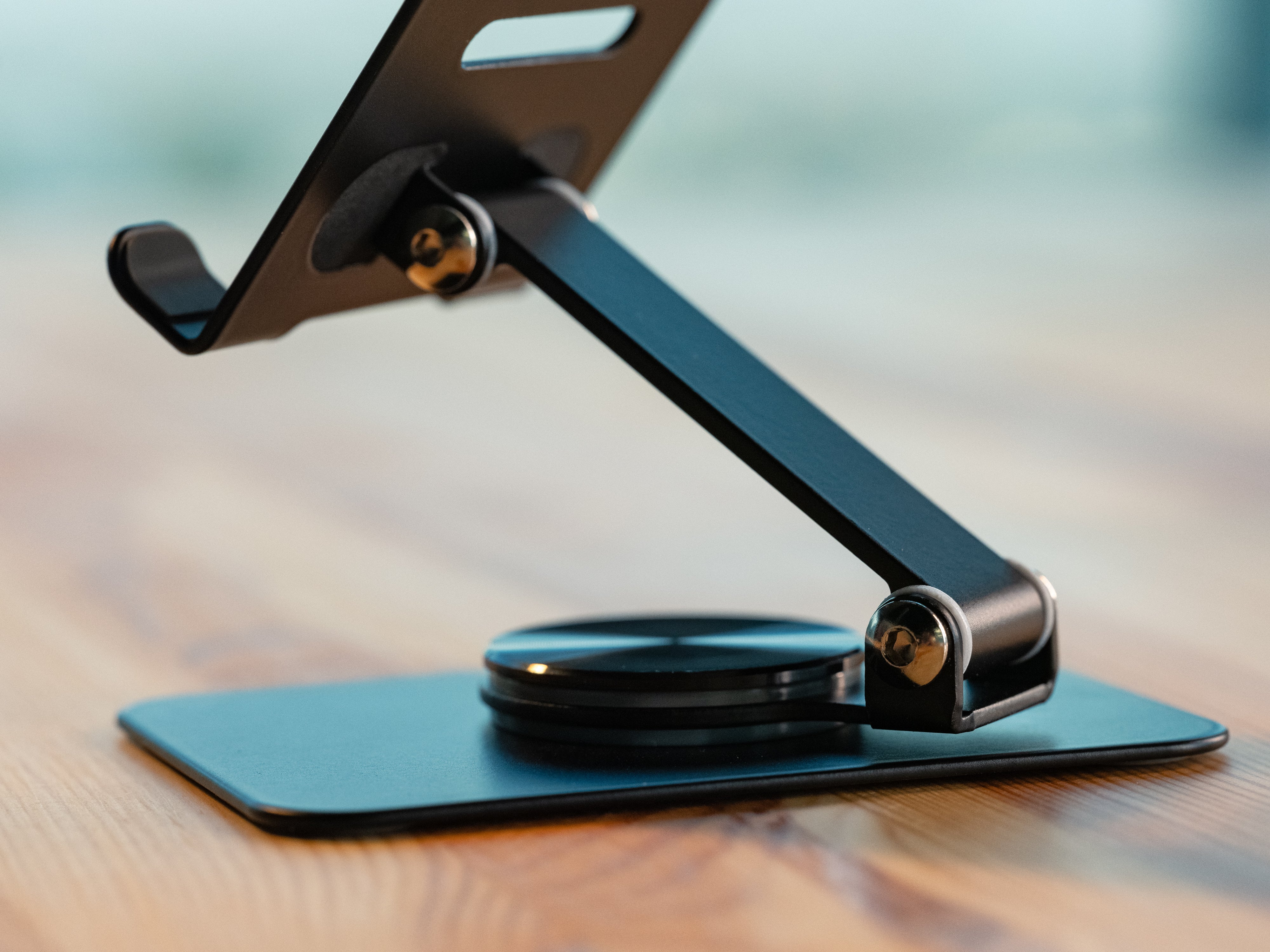 Wraith Studio Telefon Standı